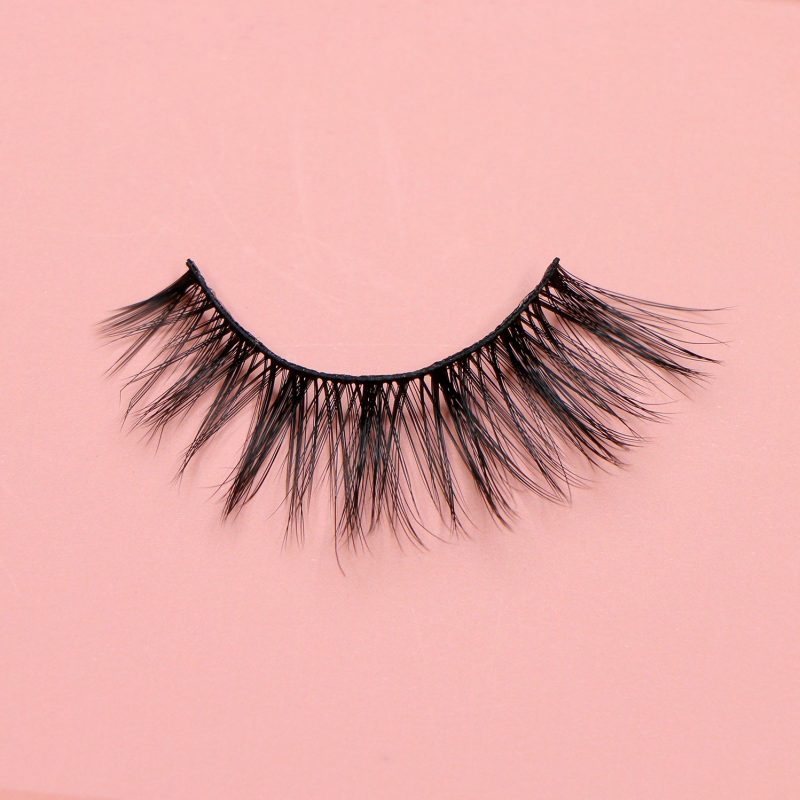 MATERIAL GIRL | TOMMY LASHES – TOMMY